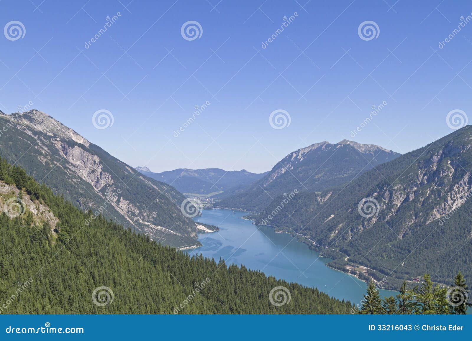 Lago Achensee imagen de archivo. Imagen de senderismo - 33216043