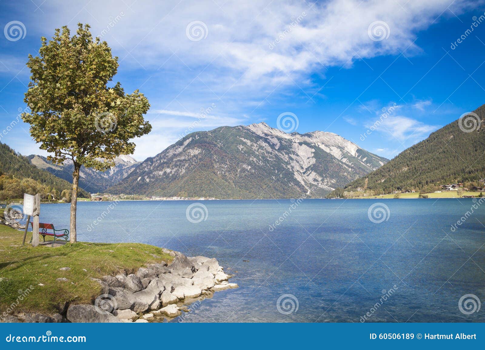 Lago Achensee en el Tirol imagen de archivo. Imagen de azul - 60506189