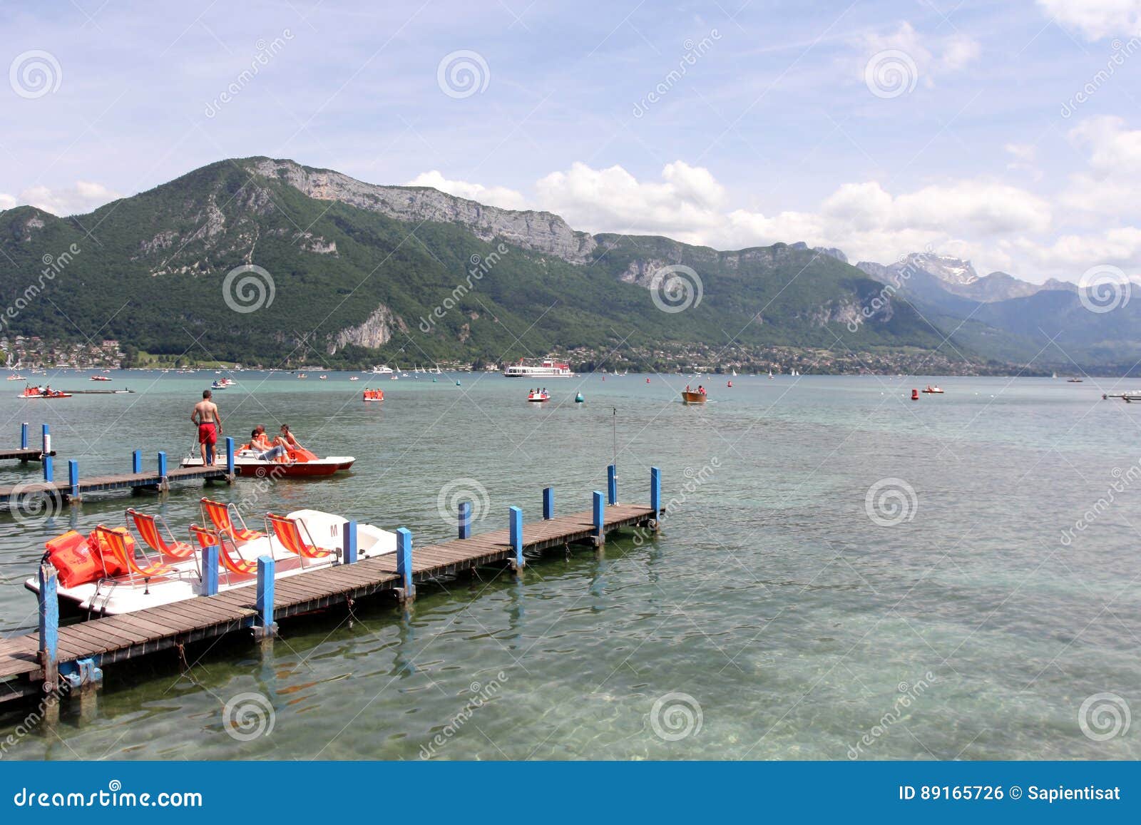 Lago annecy, Francia fotografia editoriale. Immagine di svago - 89165726