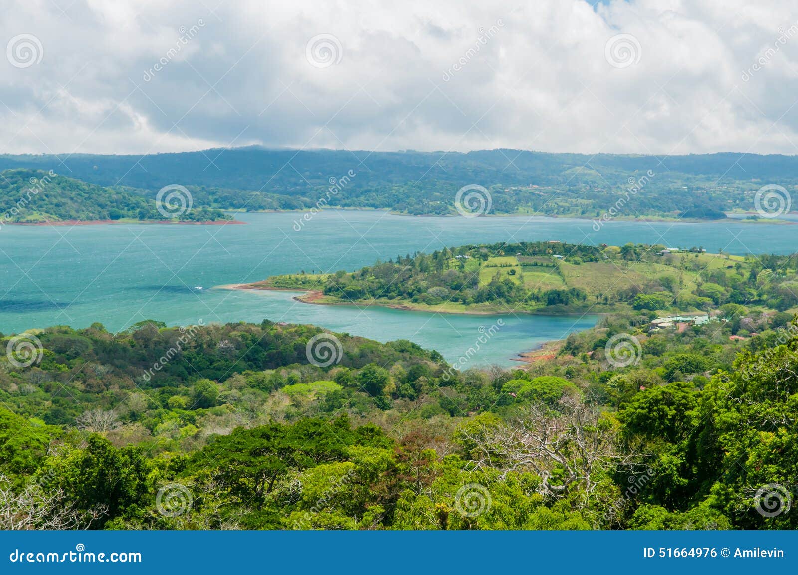 Lago arenal foto de archivo. Imagen de verde, rica, paisaje - 51664976