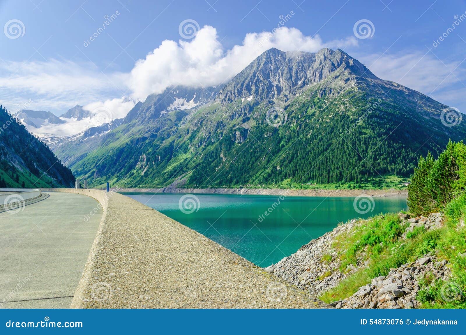 Lago Della Montagna Di Azzurro E Della Diga in Alpi, Austria Fotografia ...