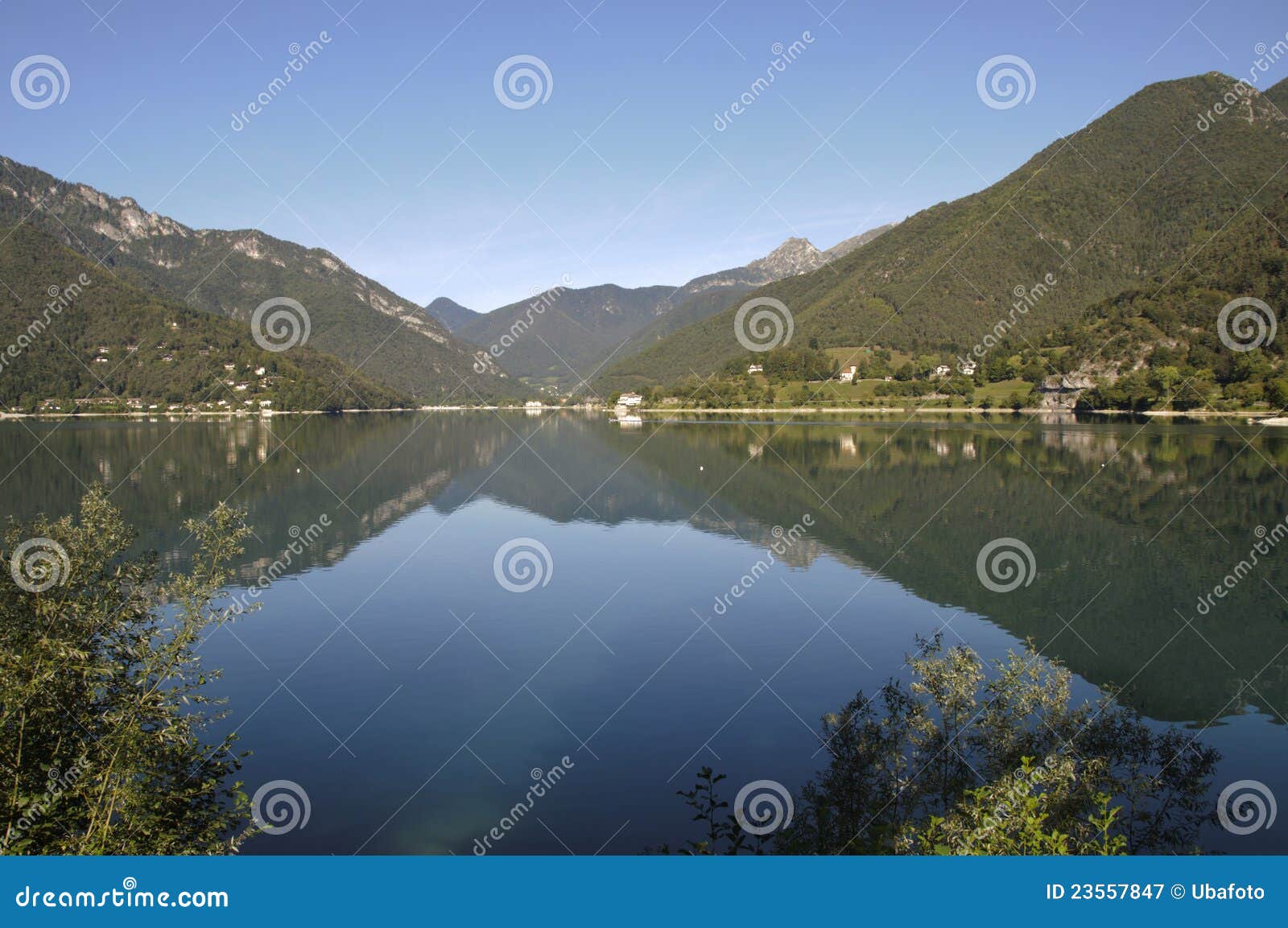 Lago Di Ledro,lake Ledro Royalty Free Stock Photography - Image: 23557847