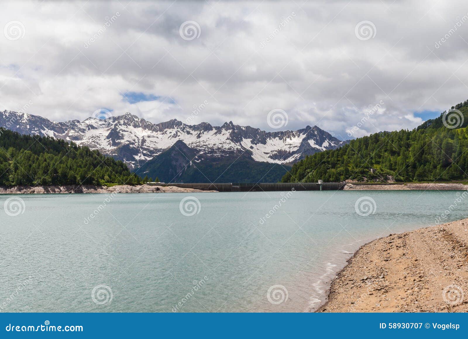 Lago Di Ritom E La Diga Nel Ticino, Svizzera Immagine Stock - Immagine ...