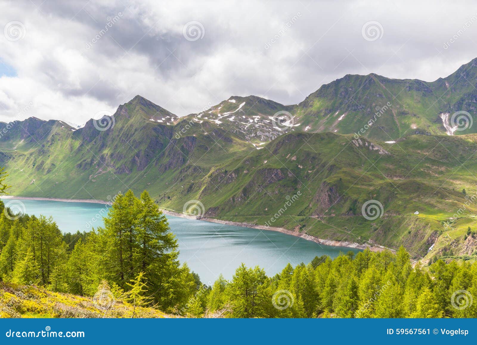 Lago Di Ritom Nel Ticino, Svizzera Immagine Stock - Immagine di aumento ...