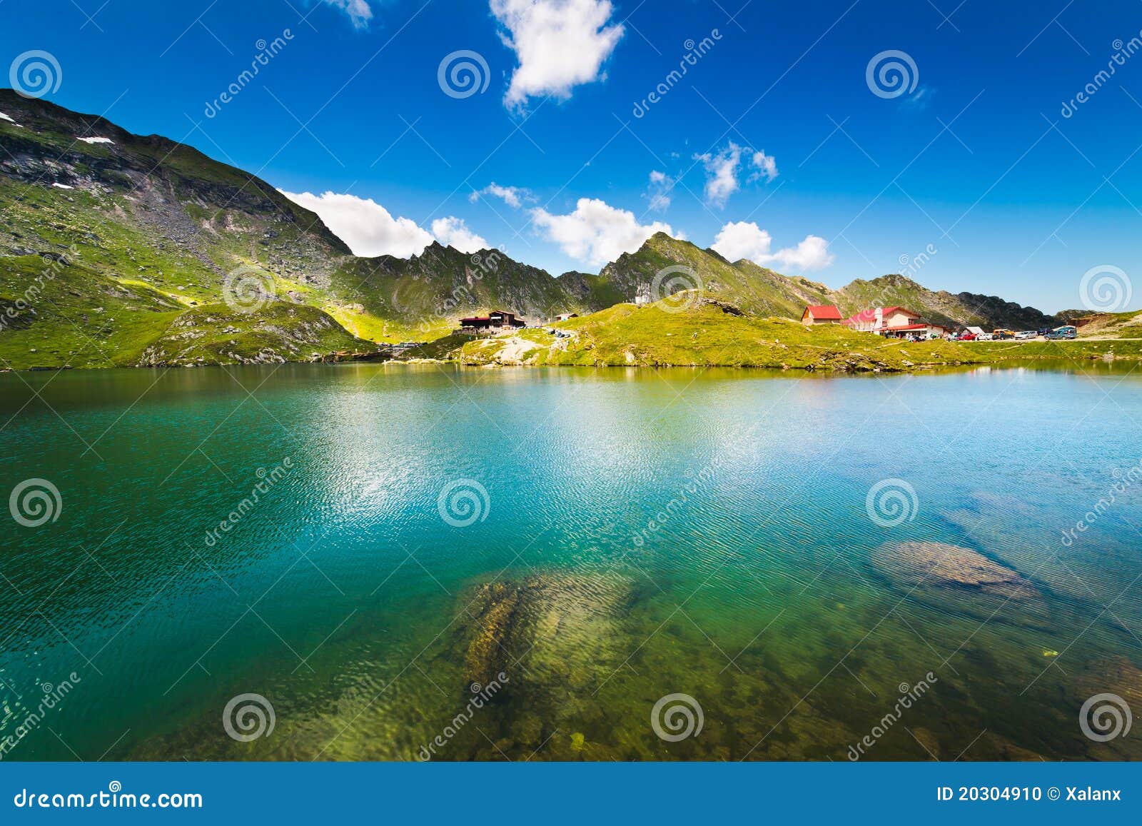 Lago E Montagna (lago Balea in Romania) Fotografia Stock - Immagine di ...