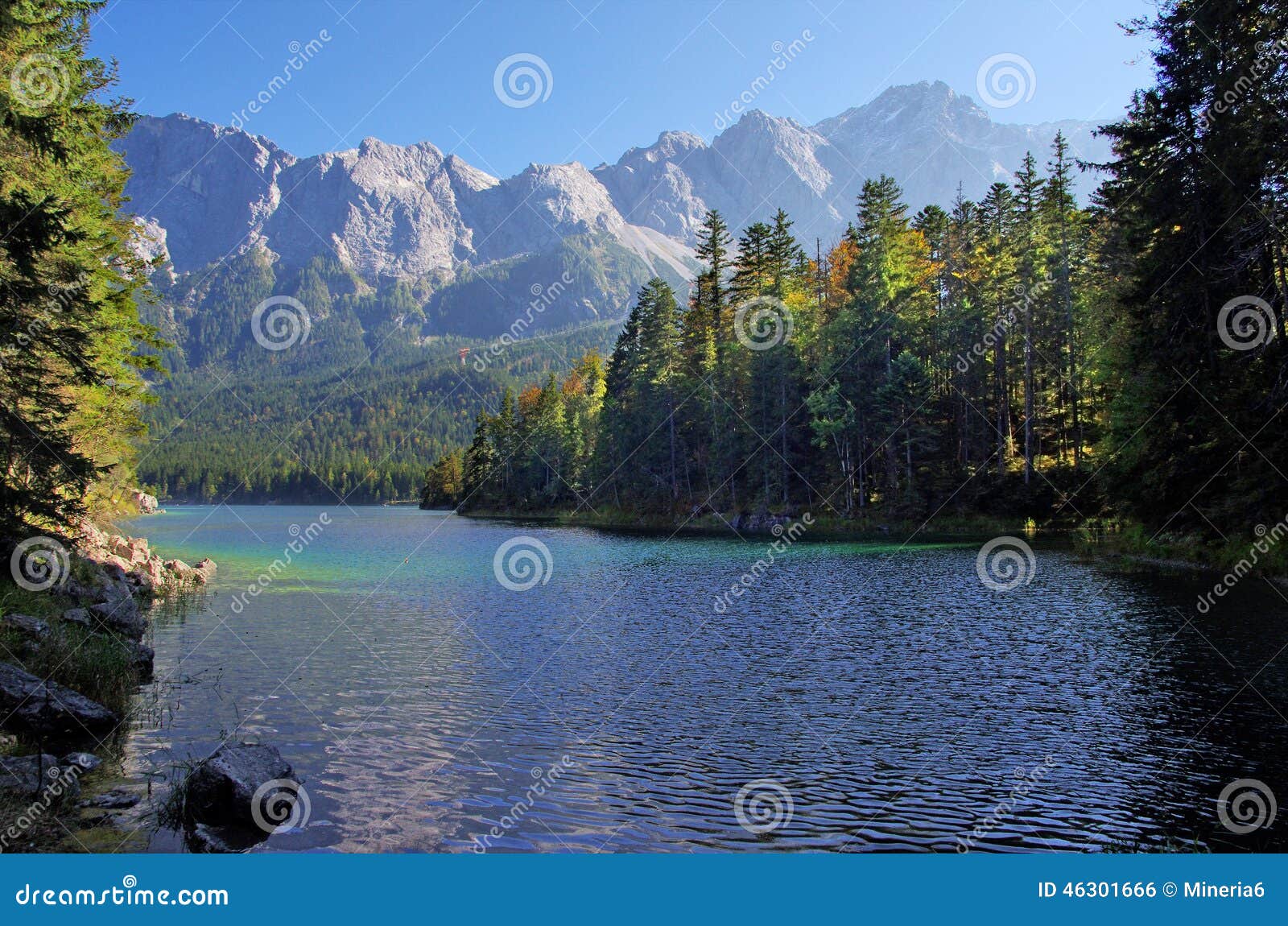 Lago Eibsee foto de stock. Imagem de floresta, vista - 46301666