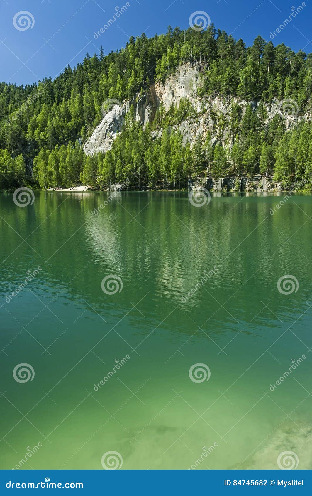 Lago En Las Rocas De Adrspach-Teplice Foto de archivo - Imagen de checo ...
