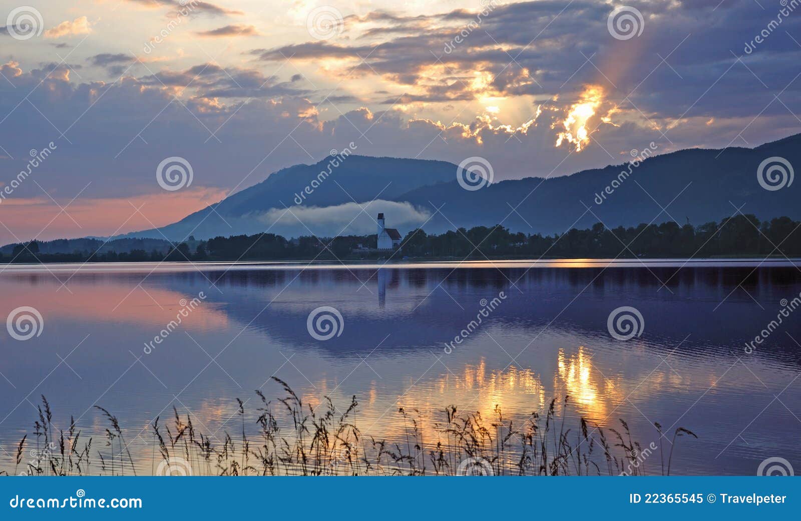 Lago Forggensee, Baviera imagen de archivo. Imagen de alemania - 22365545