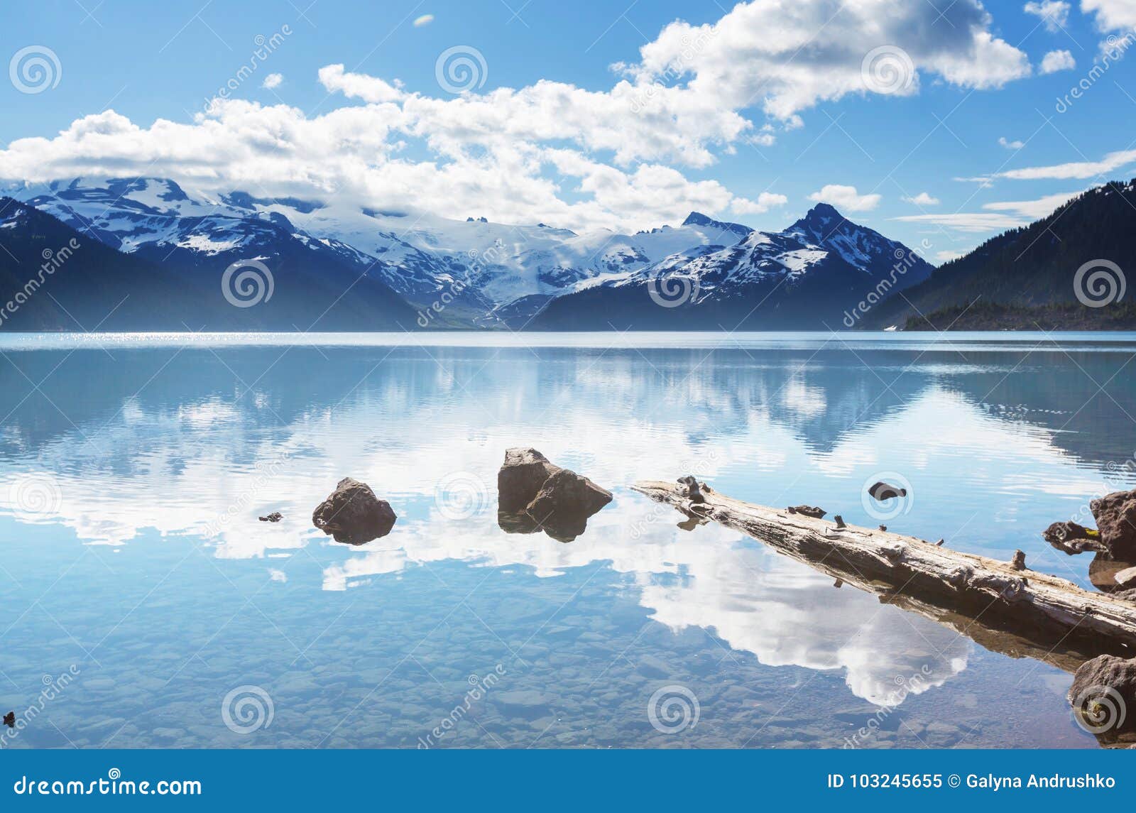 Lago Garibaldi imagen de archivo. Imagen de hermoso - 103245655