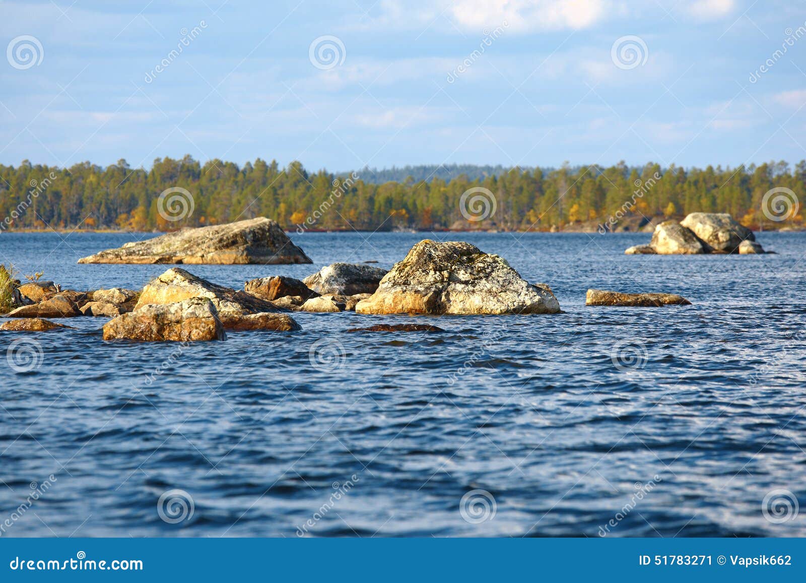 Lago Inari in Finlandia immagine stock. Immagine di acqua - 51783271