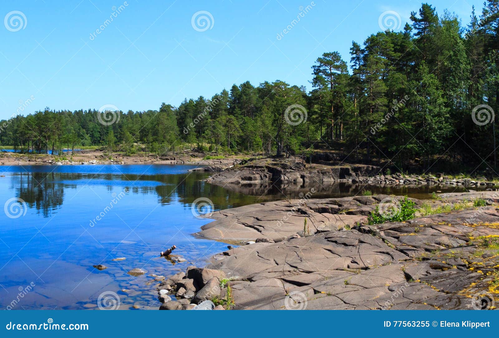 Lago ladoga imagen de archivo. Imagen de belleza, piedras - 77563255