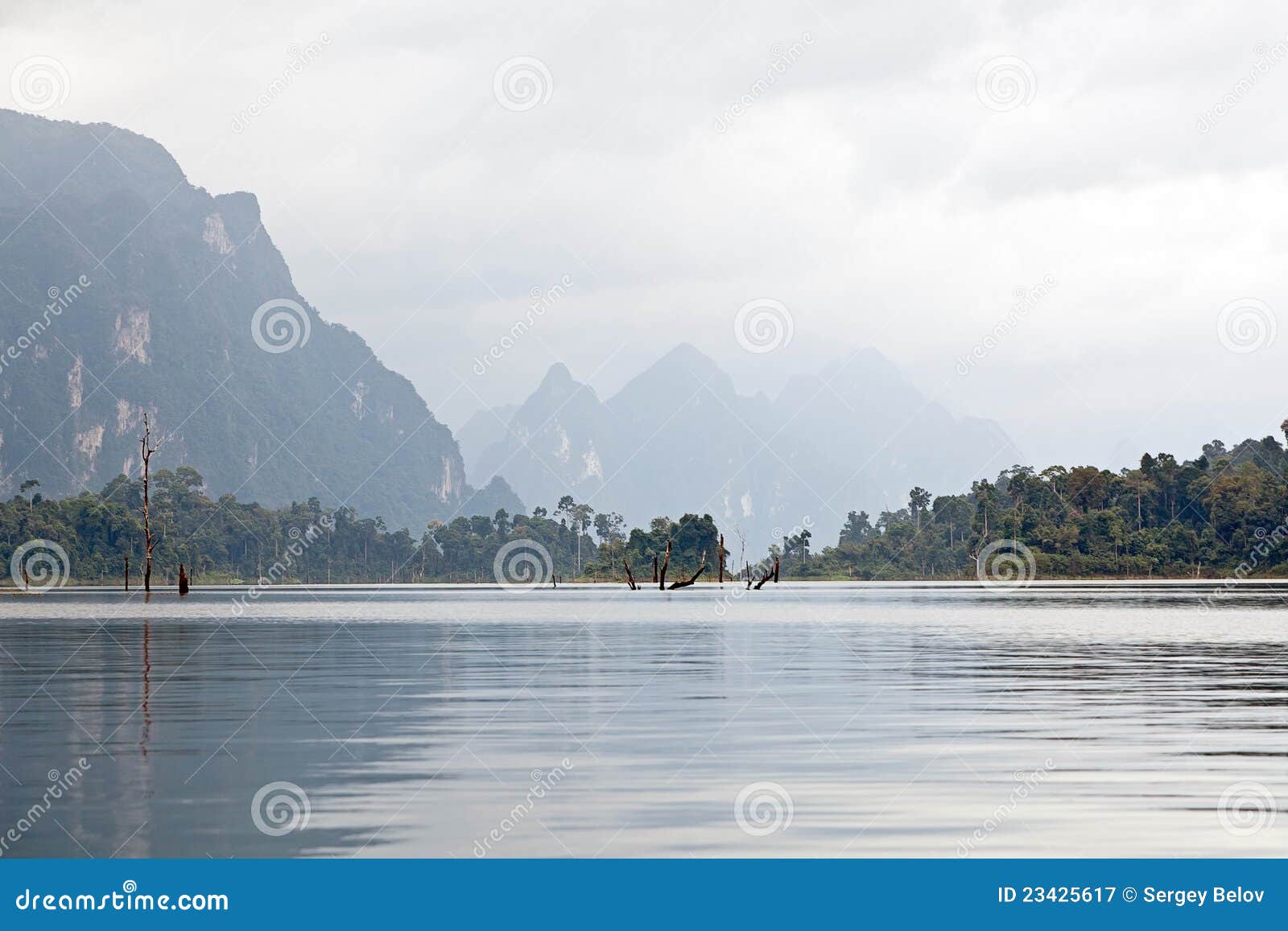 Lago Lan de Cheow imagen de archivo. Imagen de hermoso - 23425617