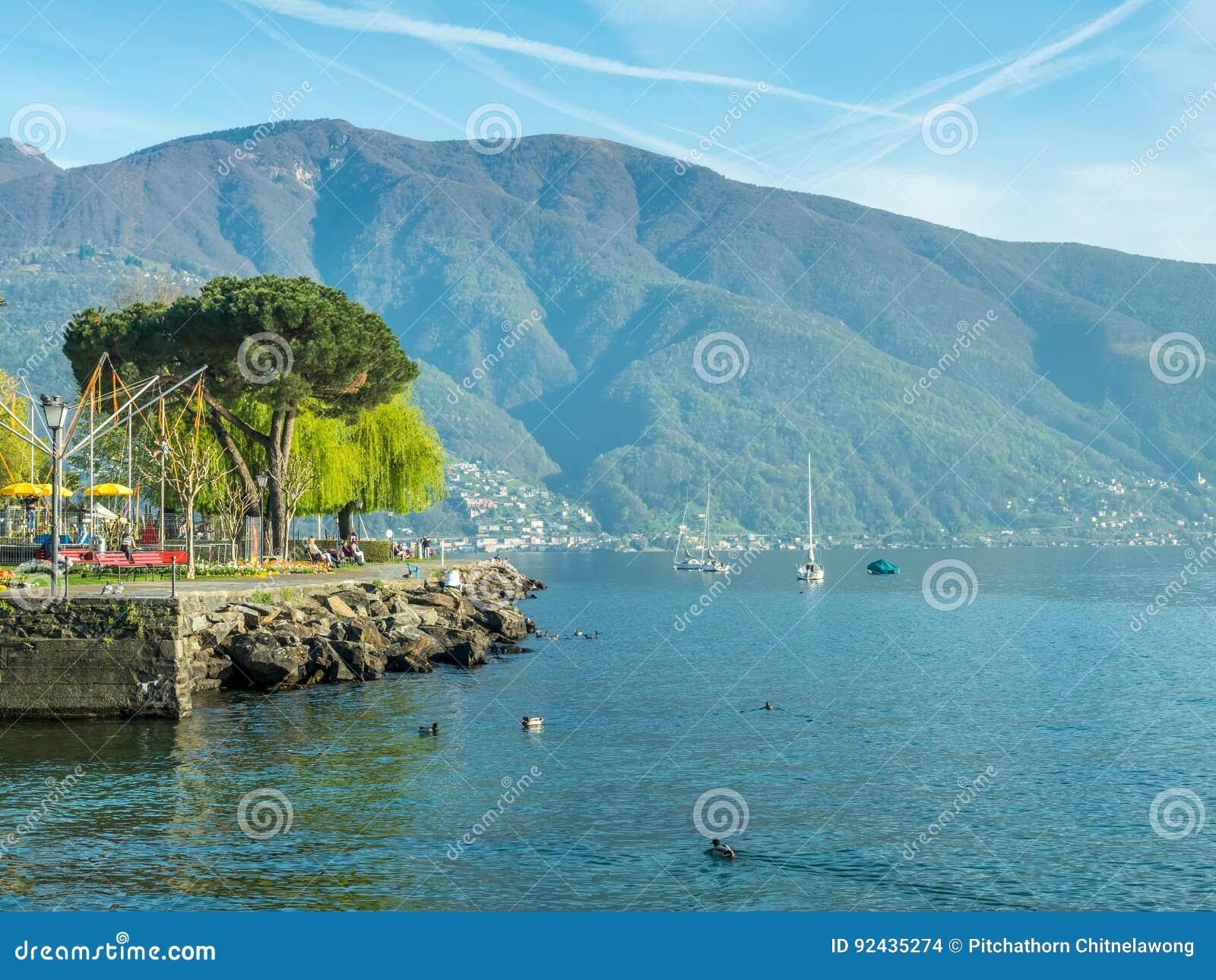 Lago Maggiore En Locarno, Suiza Imagen de archivo editorial - Imagen de ...