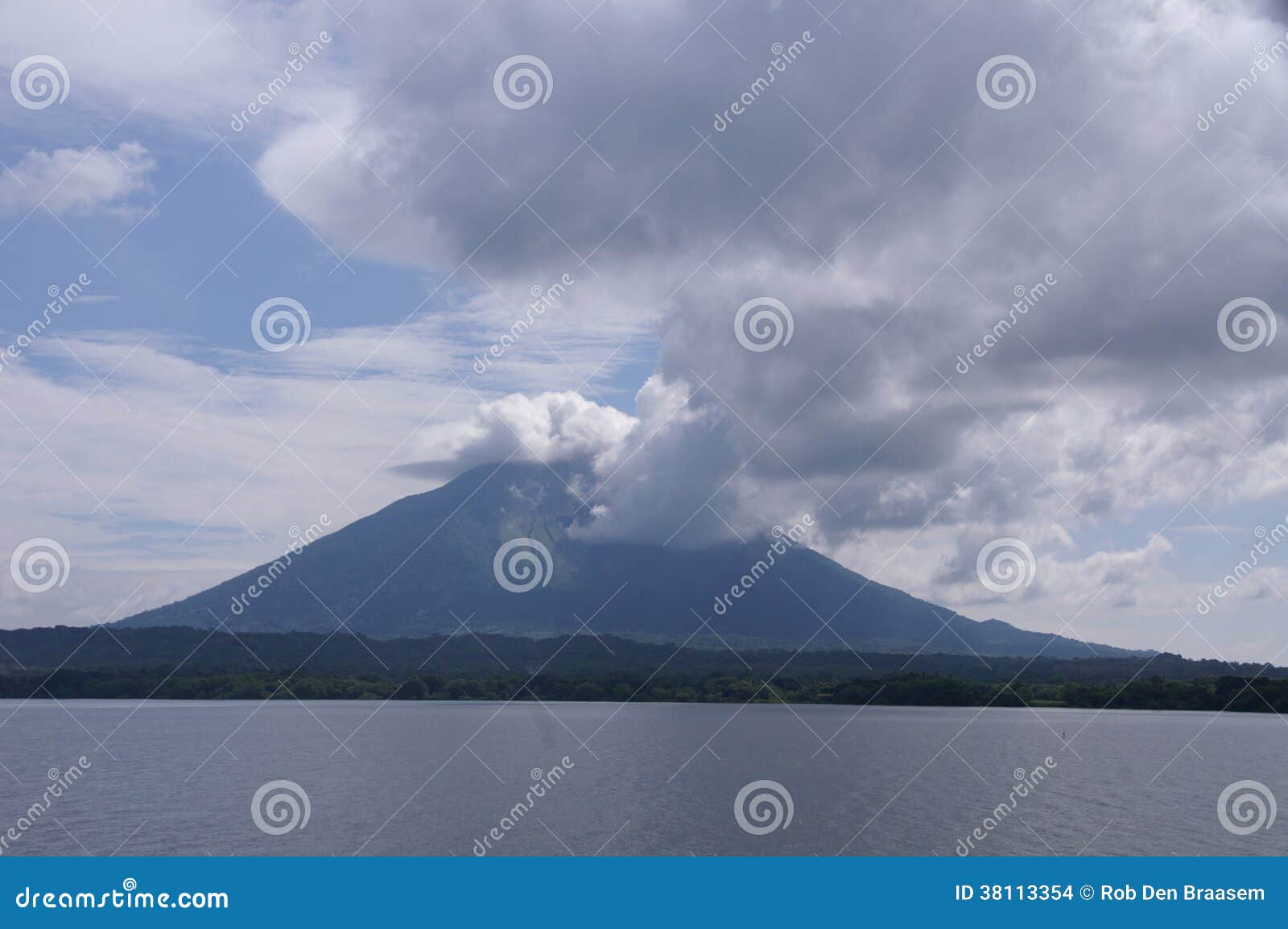 Lago Managua en Nicaragua foto de archivo. Imagen de celaje - 38113354
