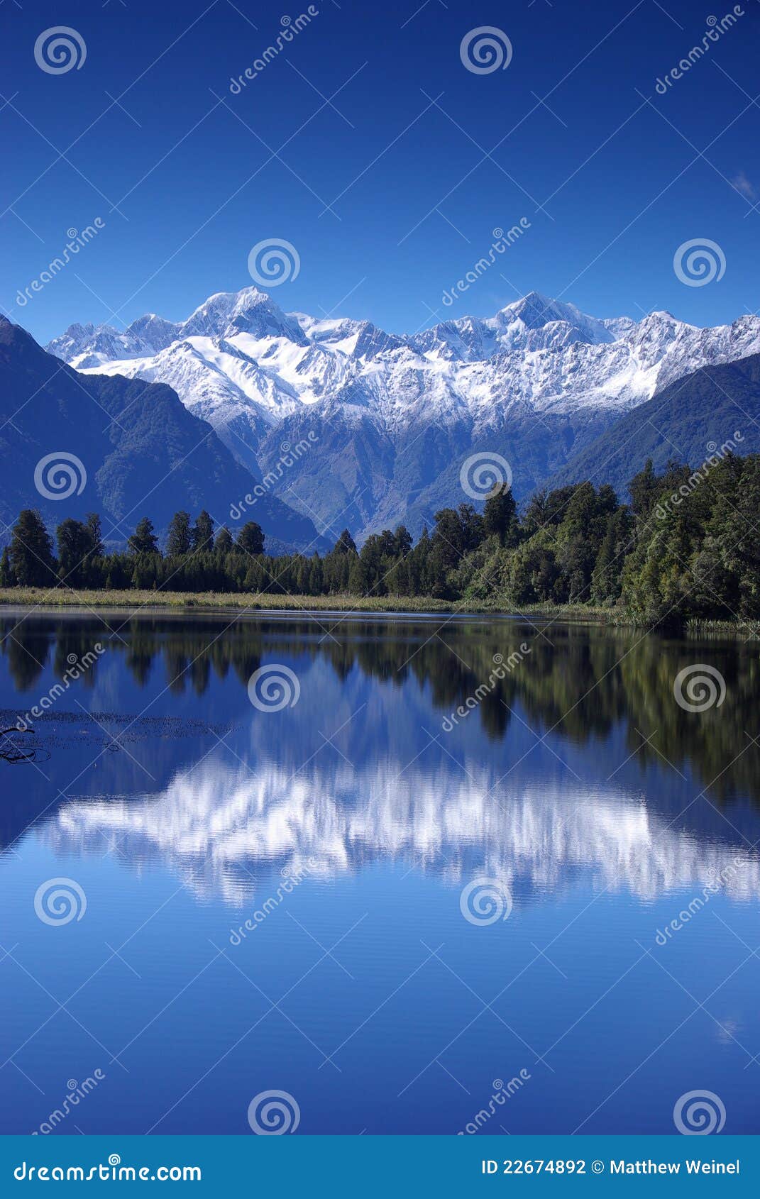 Lago Matheson foto de stock. Imagem de nave, montanhoso - 22674892