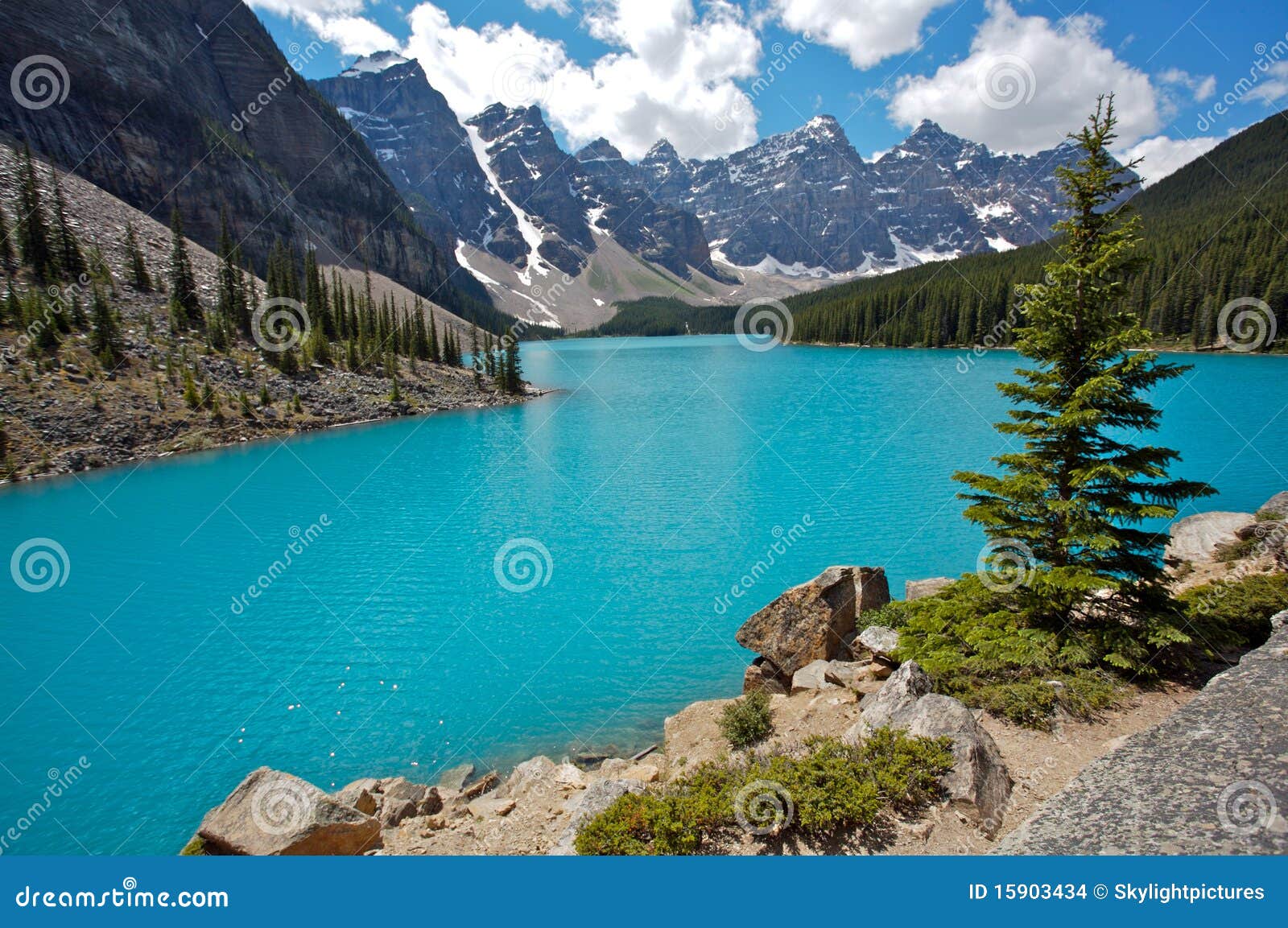 Lago moraine foto de archivo. Imagen de rocoso, asoleado - 15903434