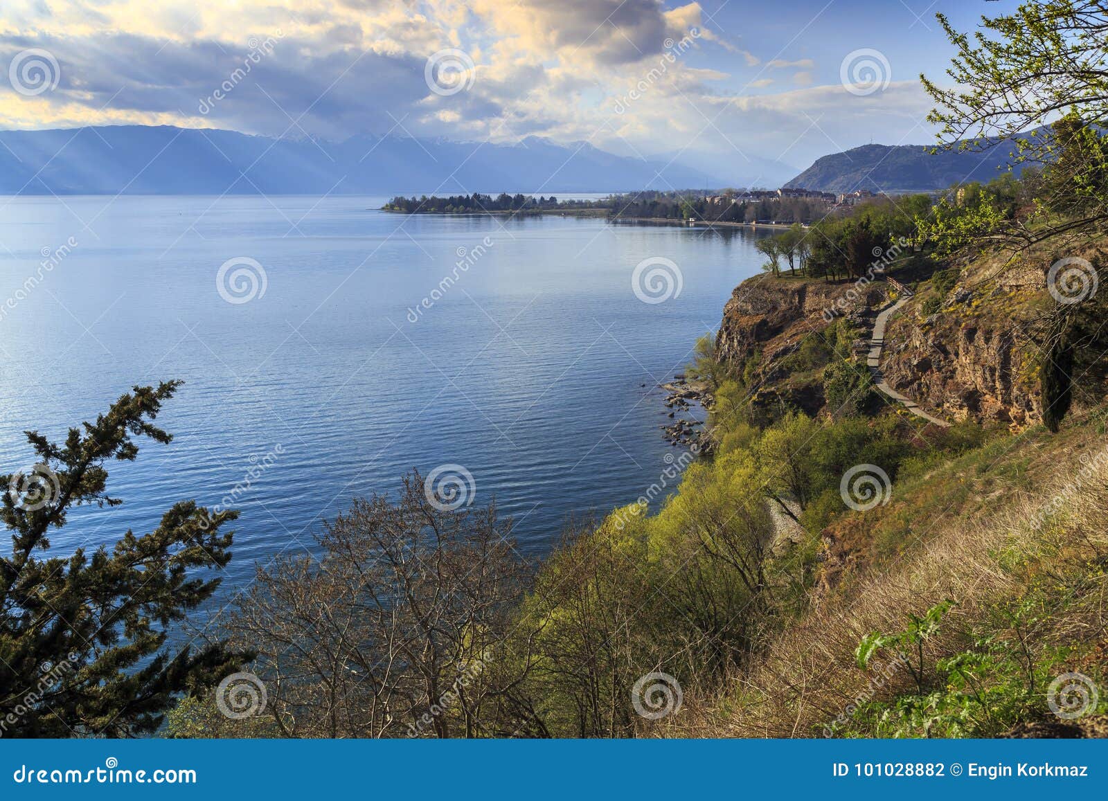 Lago Ohrid, Macedonia foto de archivo. Imagen de celaje - 101028882