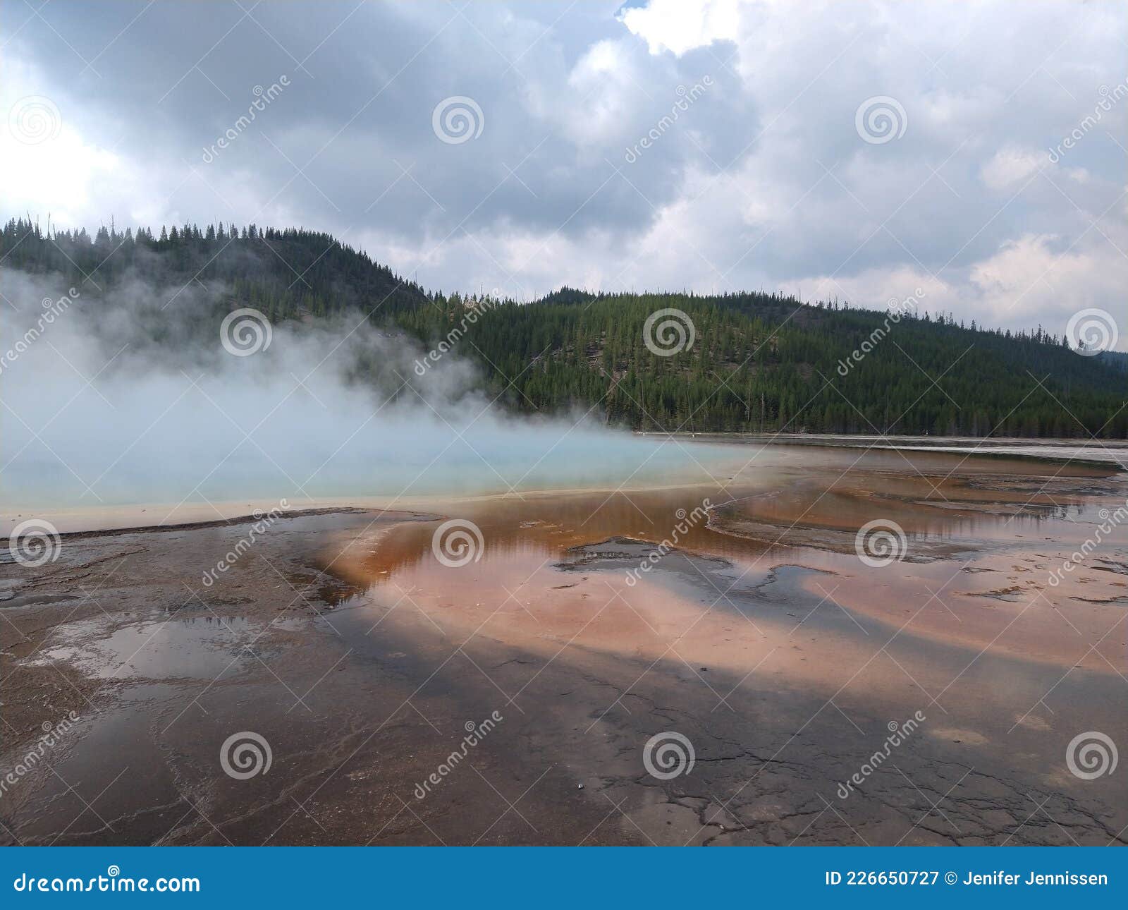 Lago Prisma Del Parque Nacional De Yellowstone Imagen de archivo ...