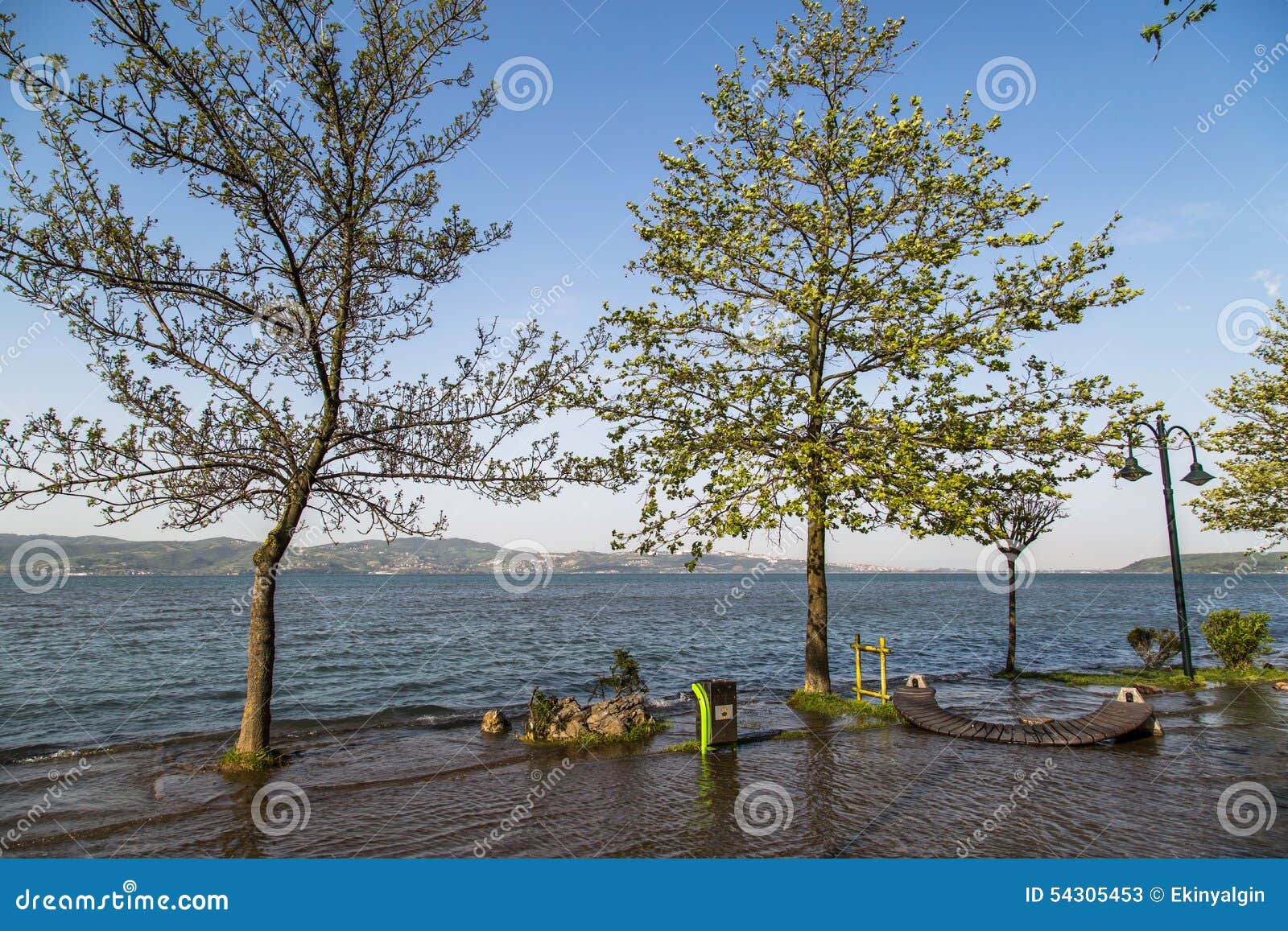 Lago Sapanca in Sakarya immagine stock. Immagine di orizzonte - 54305453