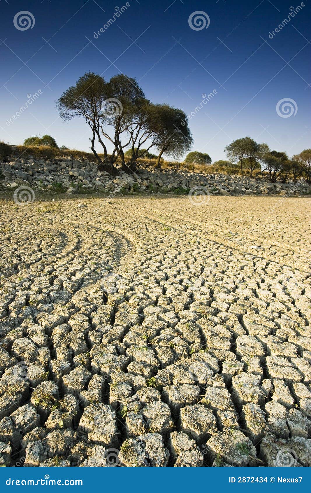 Lago seco foto de archivo. Imagen de paisaje, viejo, fango - 2872434