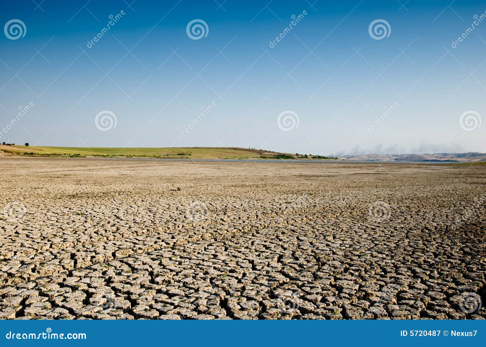 Lago seco imagem de stock. Imagem de ambiental, ambiente - 5720487