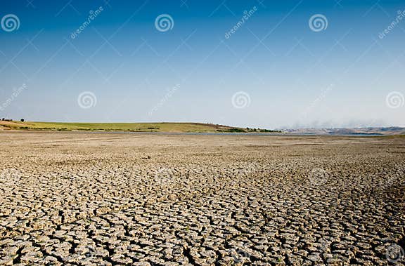 Lago seco imagem de stock. Imagem de ambiental, ambiente - 5720487
