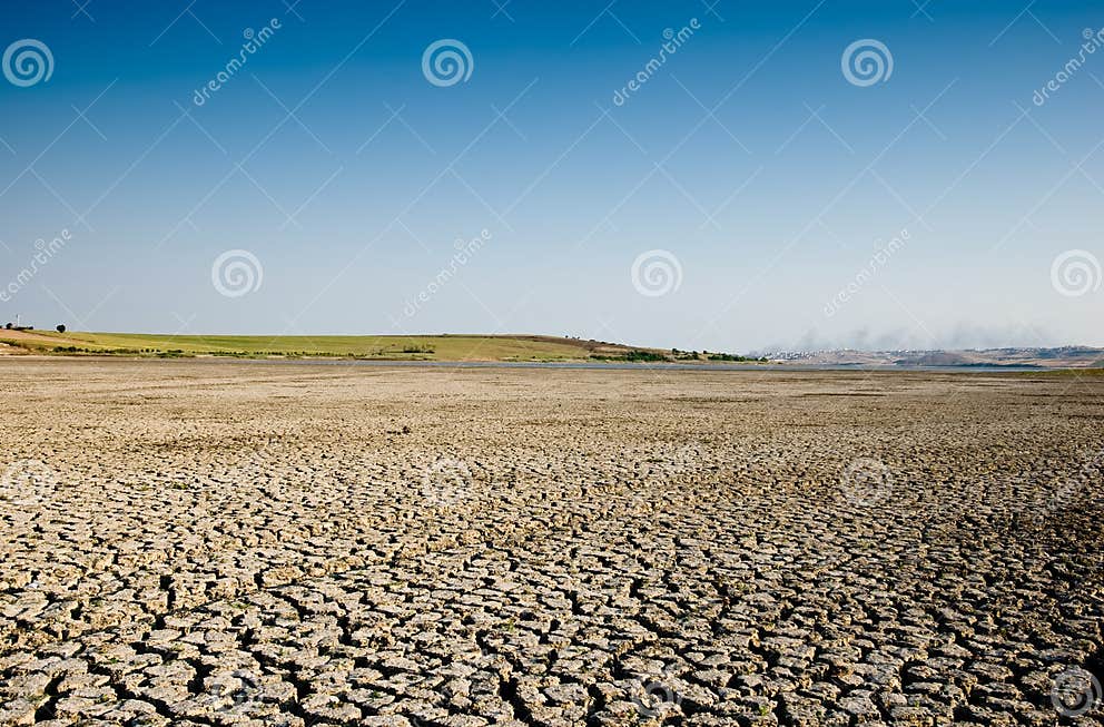 Lago seco imagem de stock. Imagem de ambiental, ambiente - 5720487