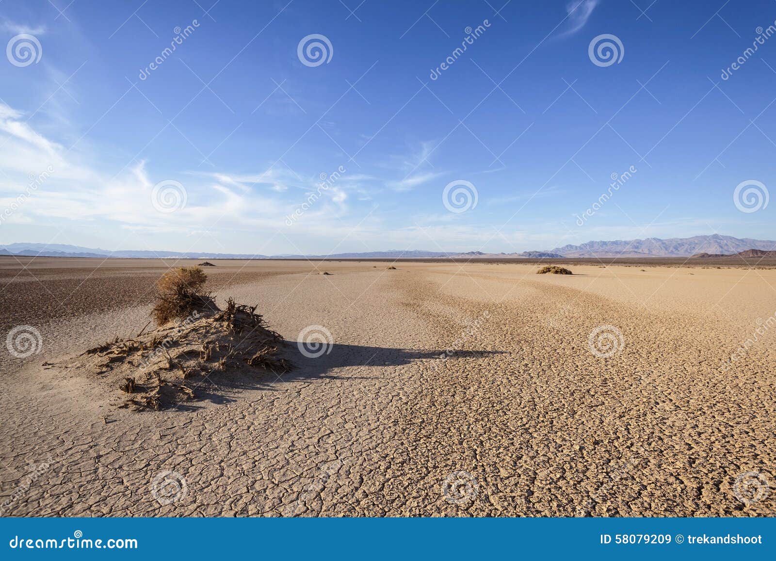 Lago seco imagen de archivo. Imagen de tarde, desierto - 58079209