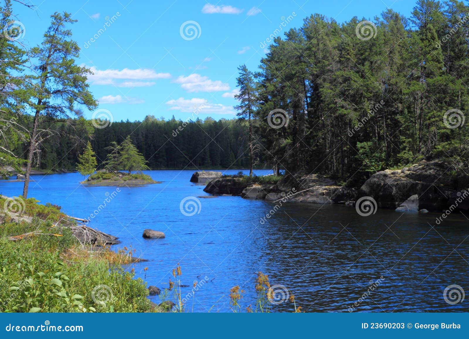 Lago sereno imagen de archivo. Imagen de serenidad, canoa - 23690203
