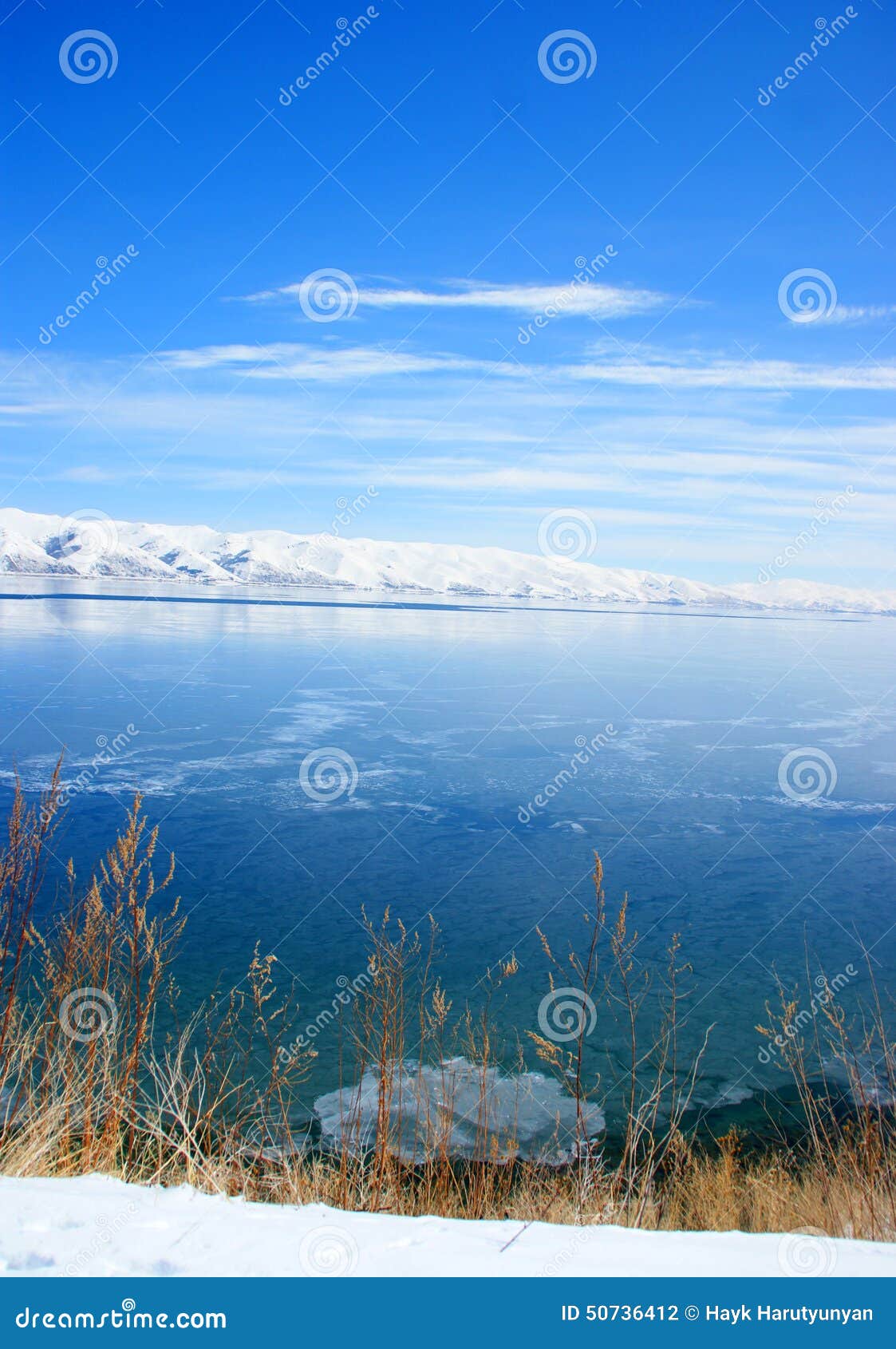 Lago Sevan, Armenia foto de archivo. Imagen de agua, colina - 50736412