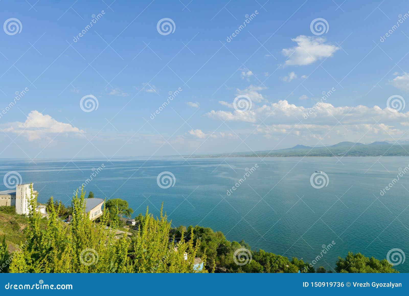 Lago Sevan En La Provincia De Geghark'unik' De Armenia Foto de archivo ...