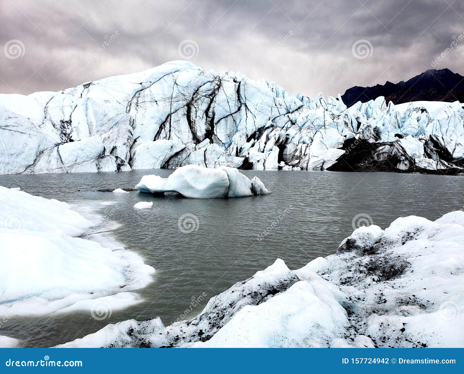 Lago Sobre El Glaciar, Matanuska, Aladka Foto de archivo - Imagen de ...
