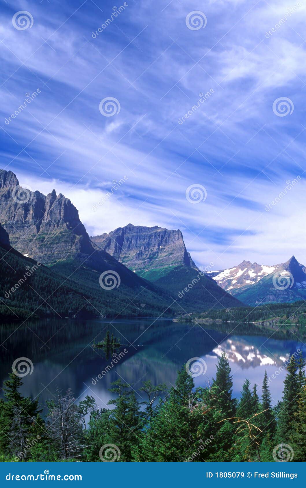 Lago St. Mary imagem de stock. Imagem de geleira, calmo - 1805079