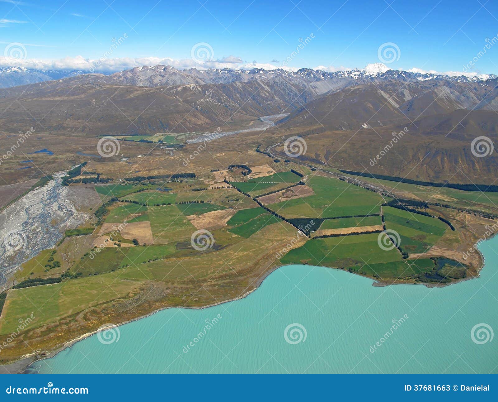 Lago Tekapo, Nueva Zelanda imagen de archivo. Imagen de cantorbery ...