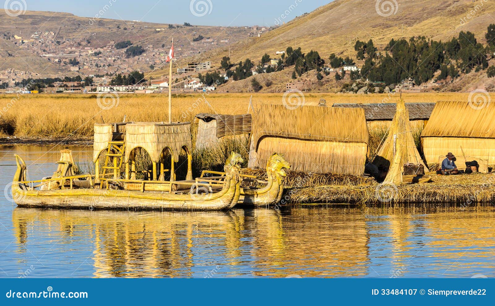 Lago Titikaka, Perú imagen de archivo. Imagen de latino - 33484107