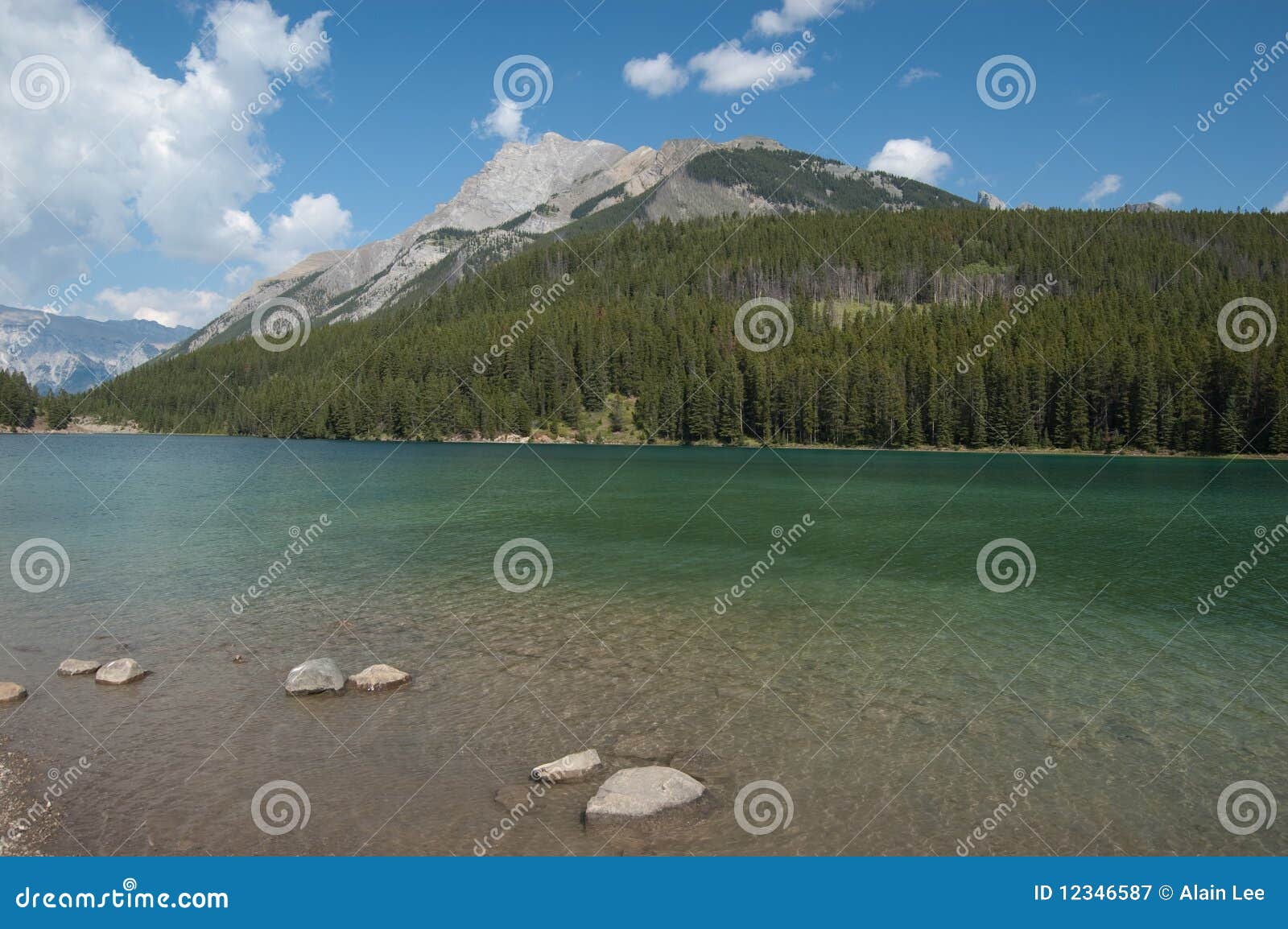 Lago Two Jack, Alberta, Canada Immagine Stock - Immagine di corsa ...