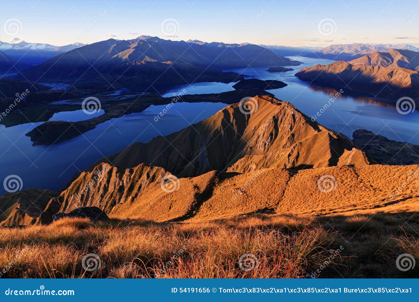 Lago Wanaka, Nuova Zelanda fotografia stock. Immagine di nubi - 54191656