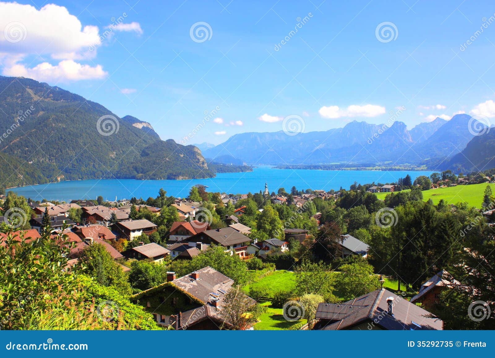 Lago Wolfgangsee in Alpi, Austria Immagine Stock - Immagine di ...