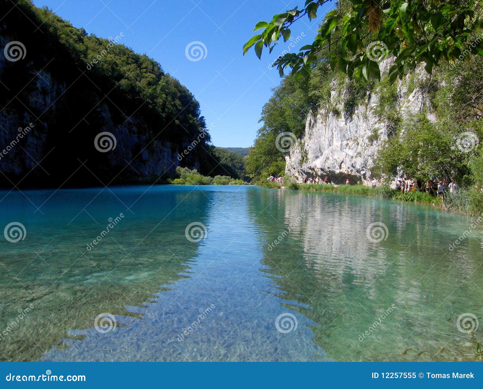 Lagos azules Plitvice imagen de archivo. Imagen de turismo - 12257555