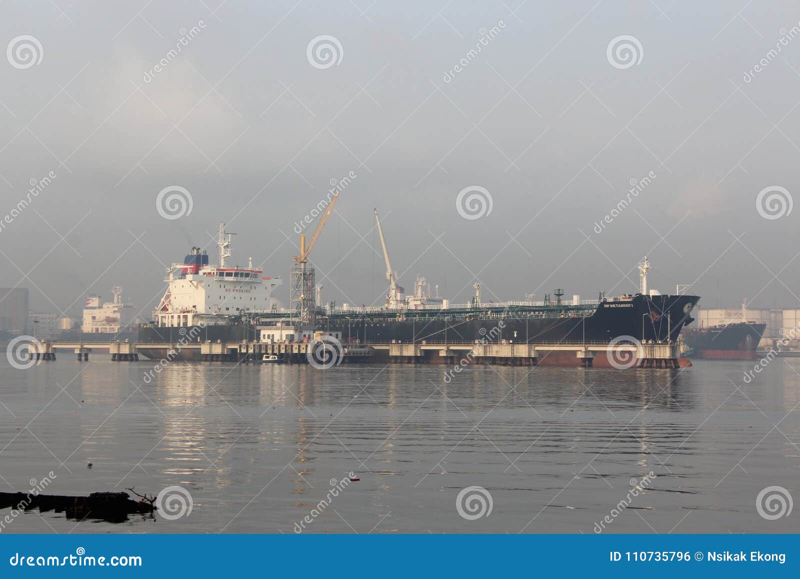 Lagos port editorial photo. Image of nigeria, oilgas - 110735796