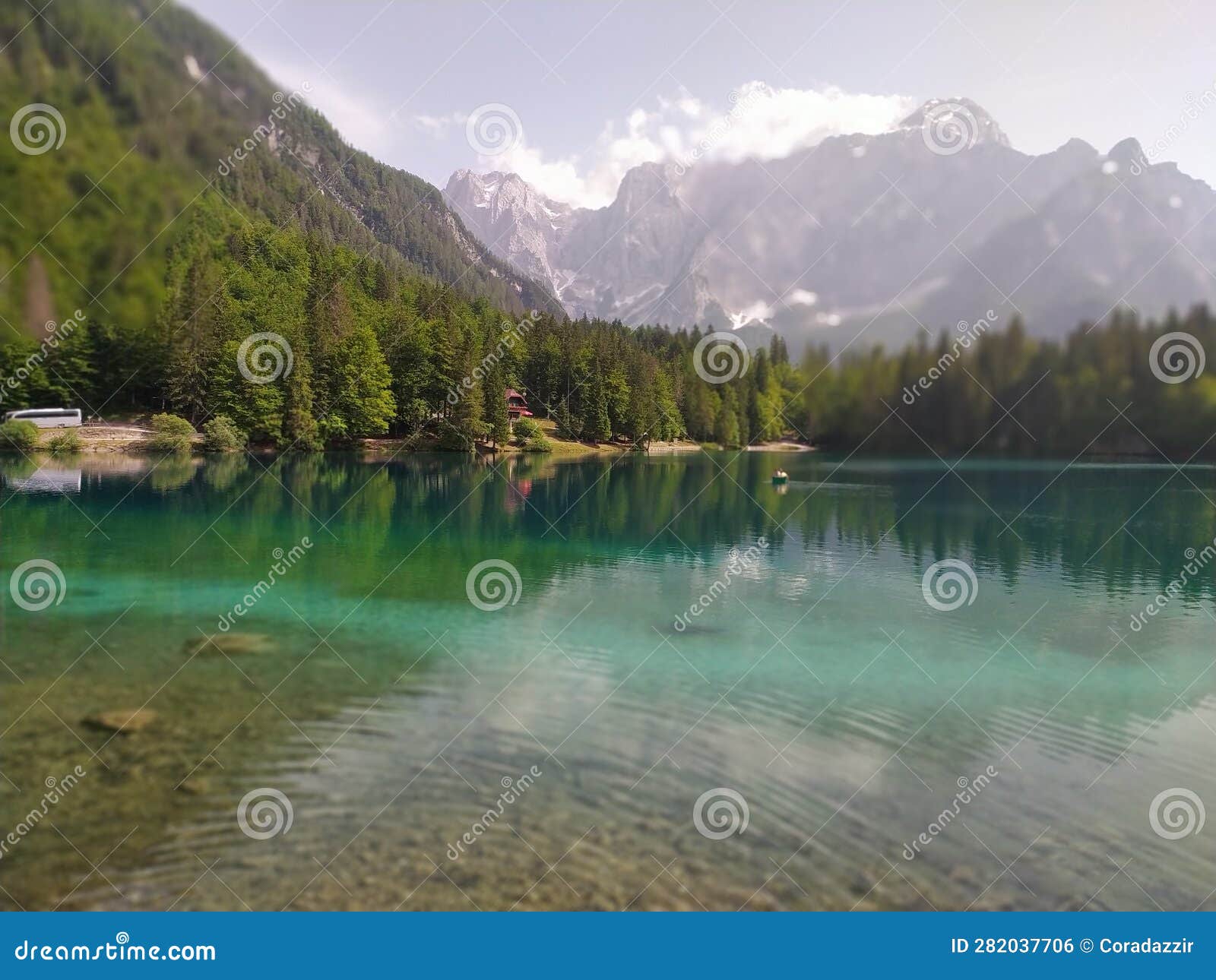 Lagos y colores intensos foto de archivo. Imagen de colores - 282037706