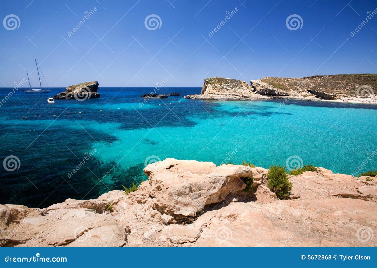 Laguna azul Malta foto de archivo. Imagen de océano, cubo - 5672868