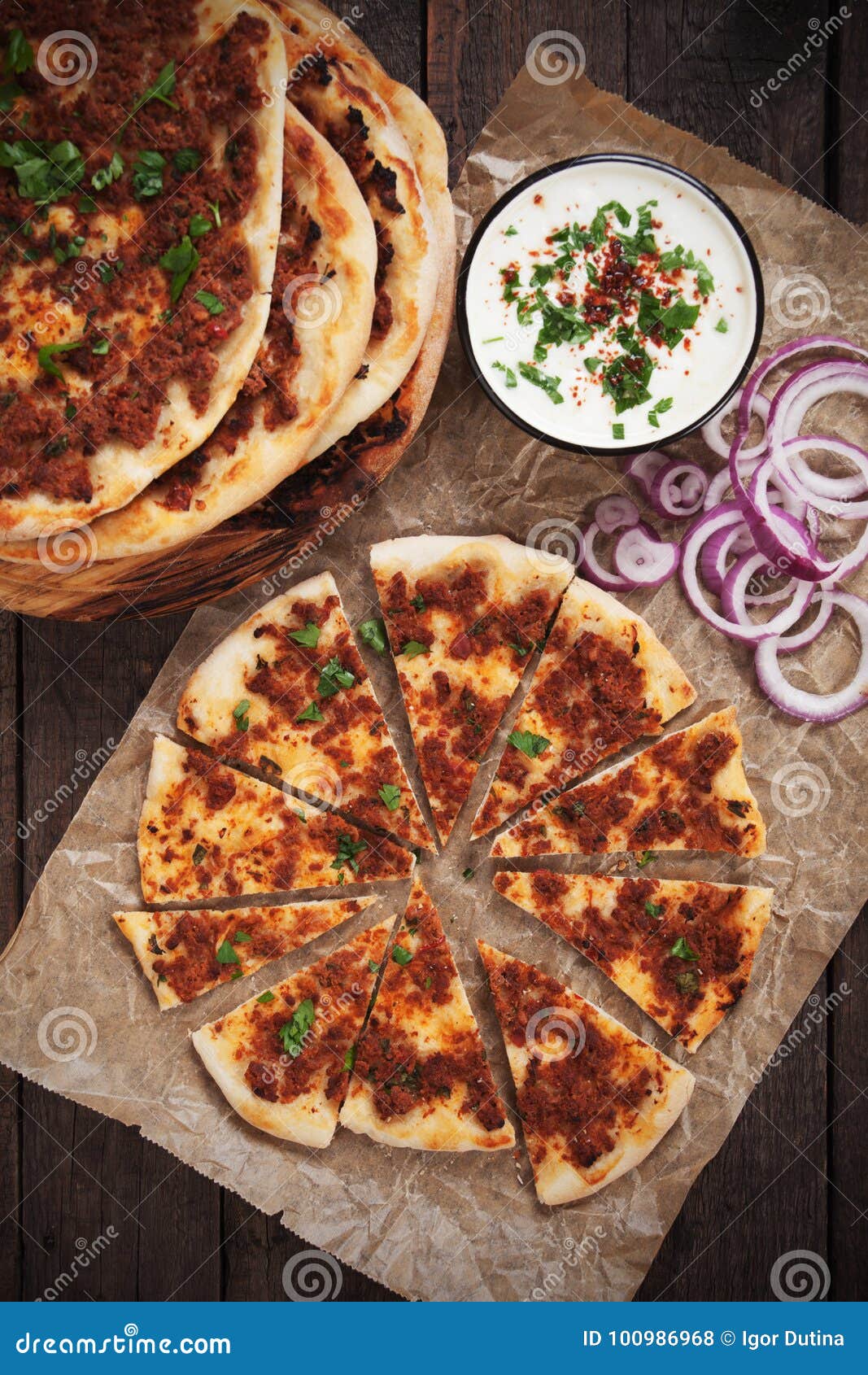 Lahmacun, Pizza Turca De La Carne Foto de archivo - Imagen de carne ...
