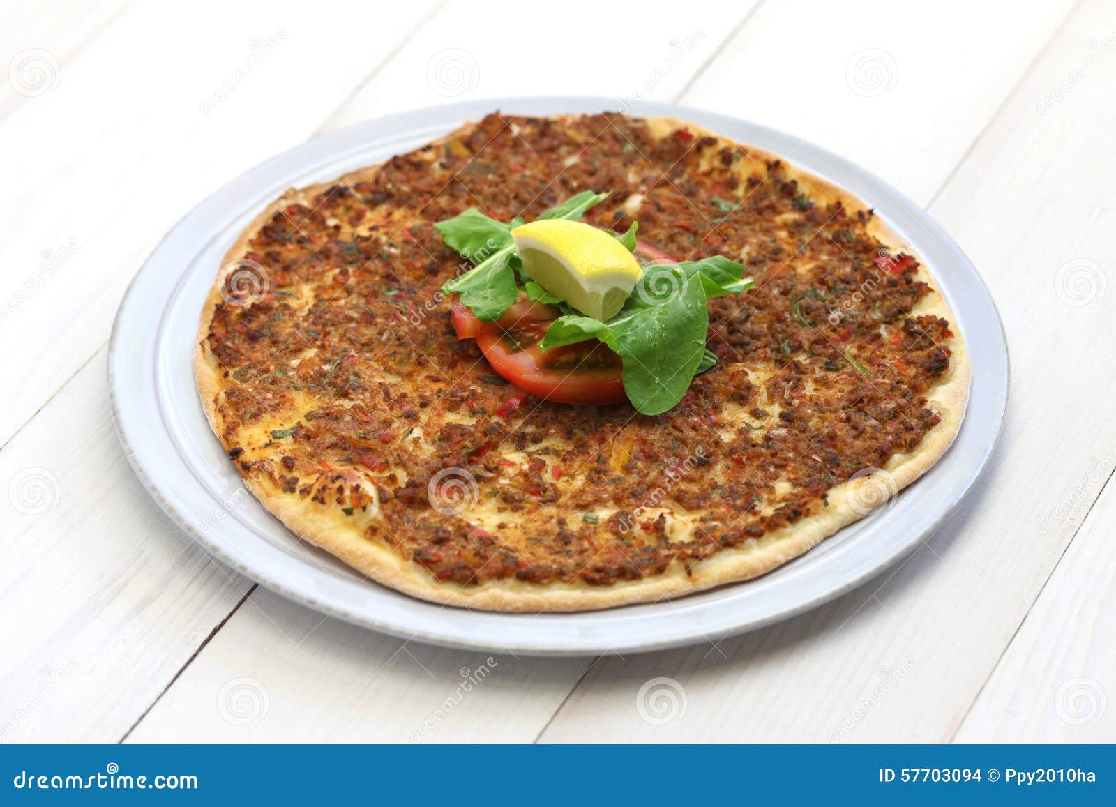 Lahmacun, Pizza Turca Della Carne Tritata Fotografia Stock - Immagine ...