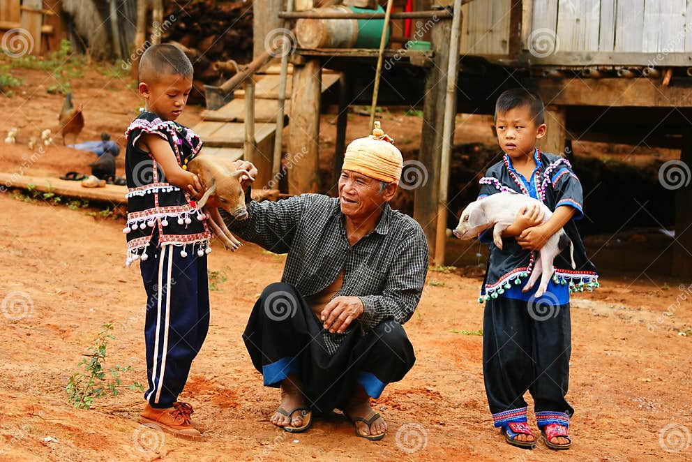 Lahu hill tribe editorial photography. Image of green - 13446027