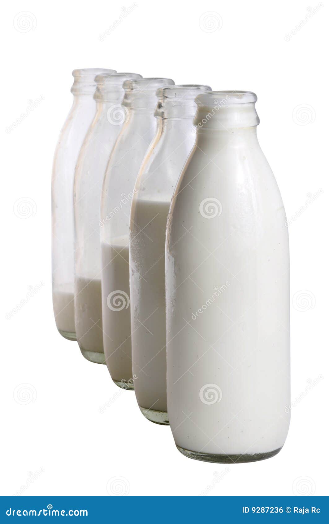 Lait de bouteilles photo stock. Image du objet, fond, découpage - 9287236