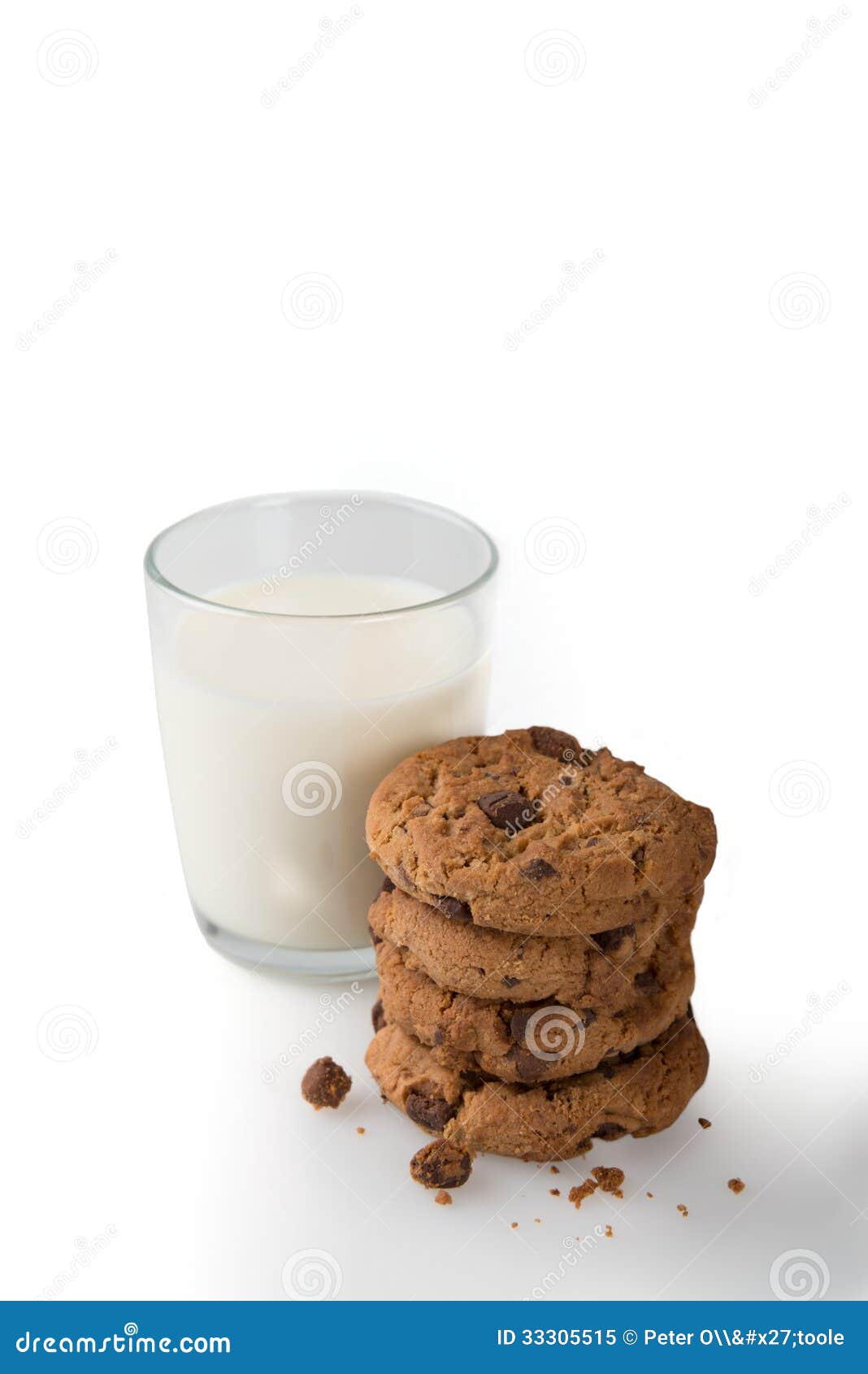 Lait Et Biscuits Sur Un Fond Blanc Image stock - Image du boisson ...