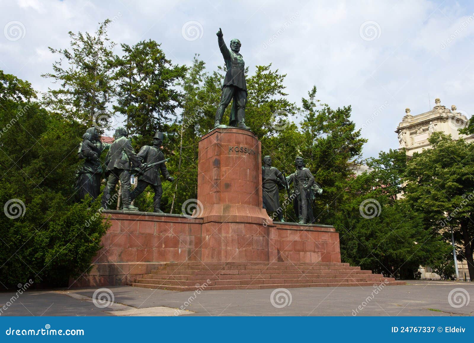 Lajos Kossuth Memorial editorial photography. Image of tourism - 24767337