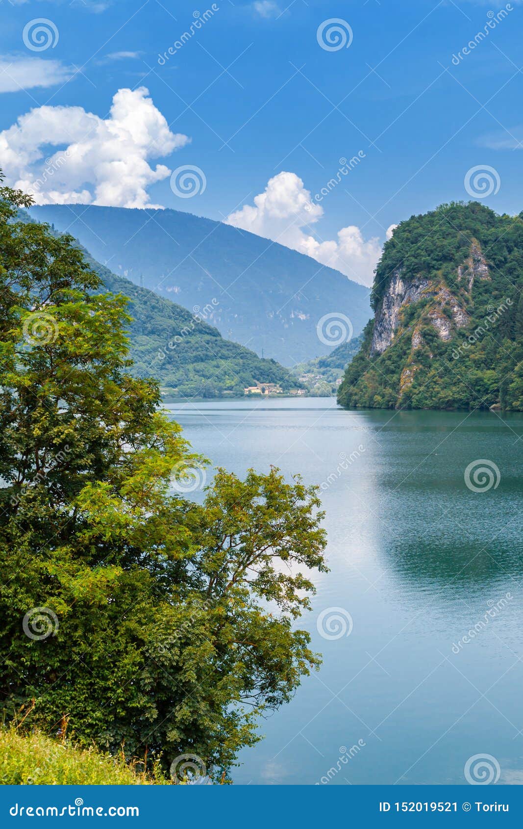 Lake of Corlo stock image. Image of sunny, mountains - 152019521