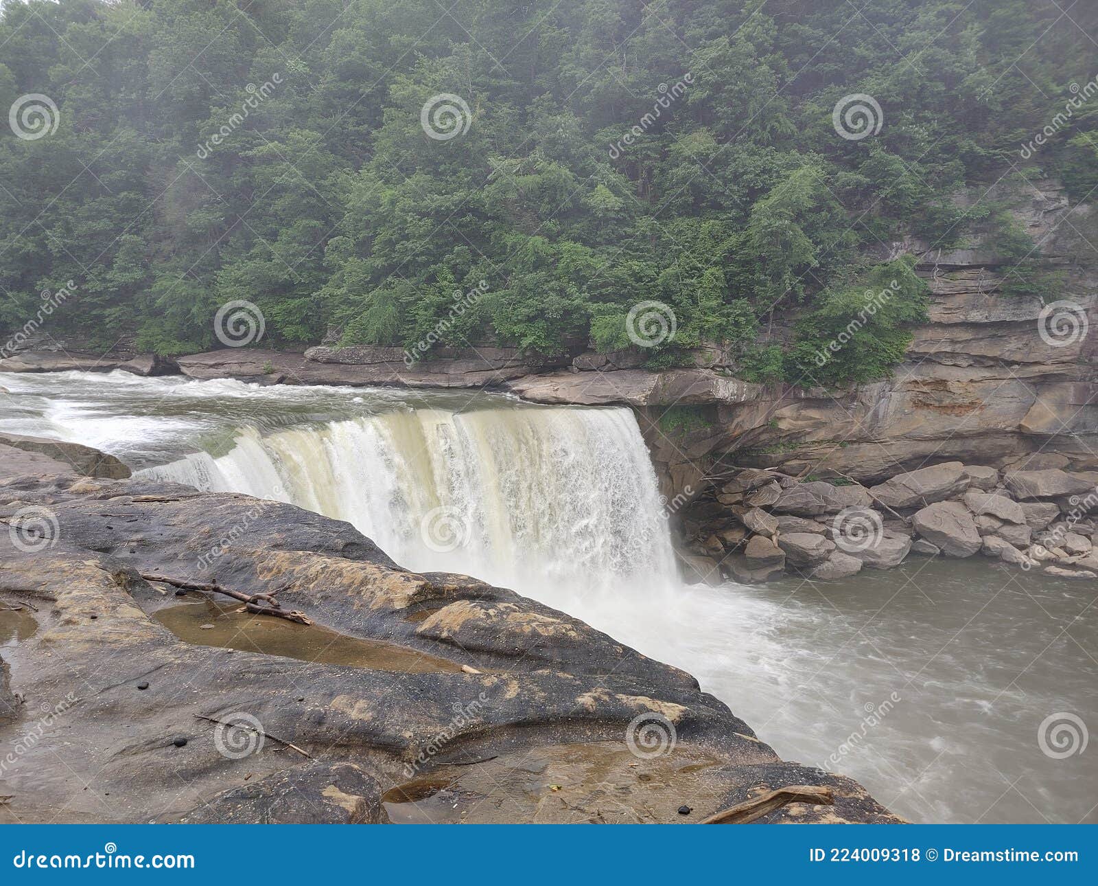 Lake Cumberland falls stock photo. Image of water, cumberland - 224009318